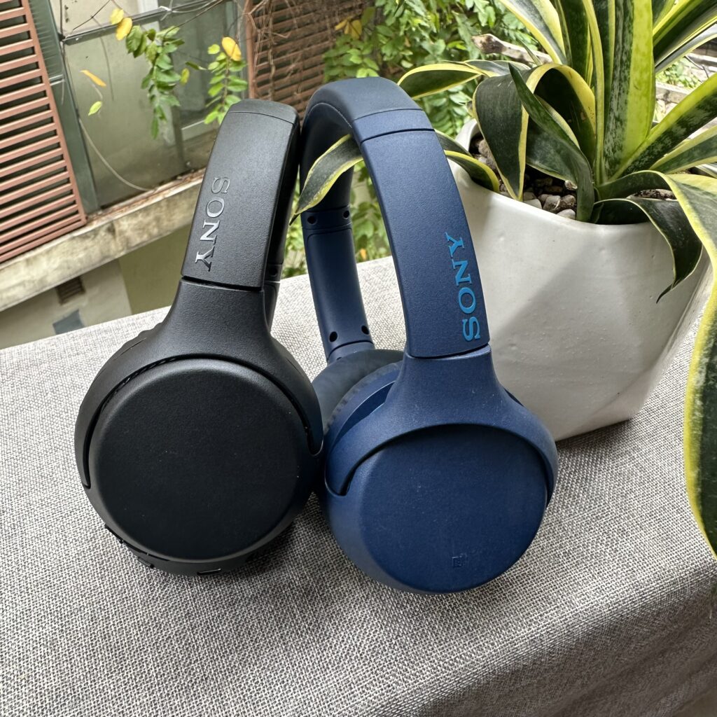 Sony WH-XB700 wireless