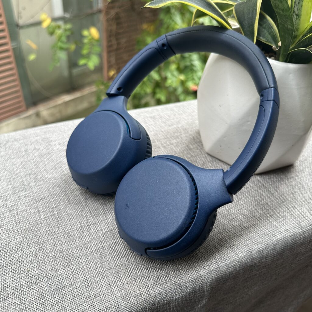Sony WH-XB700 wireless