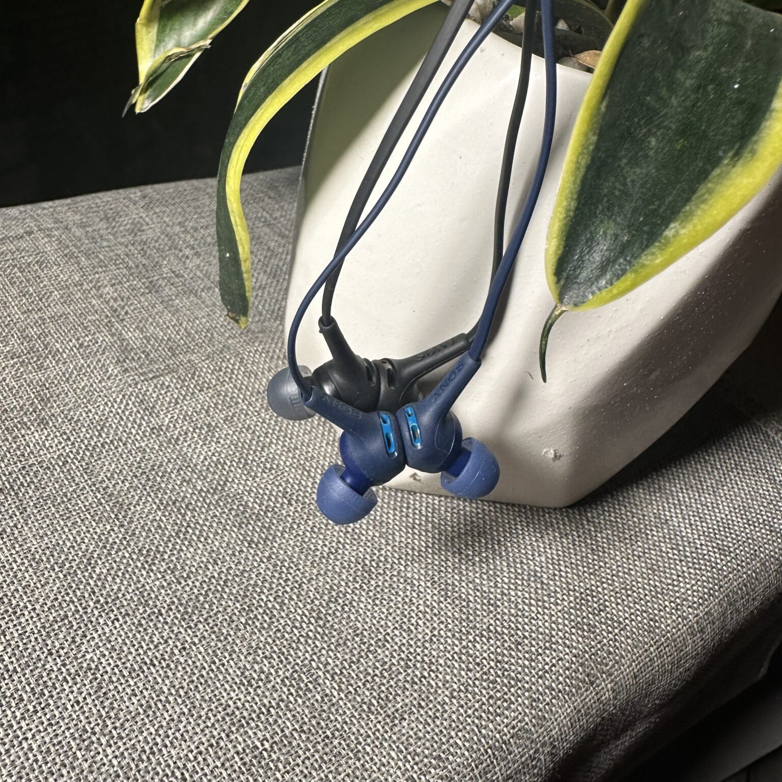 Sony WI-XB400: Thiết kế hiện đại, chất âm sôi động