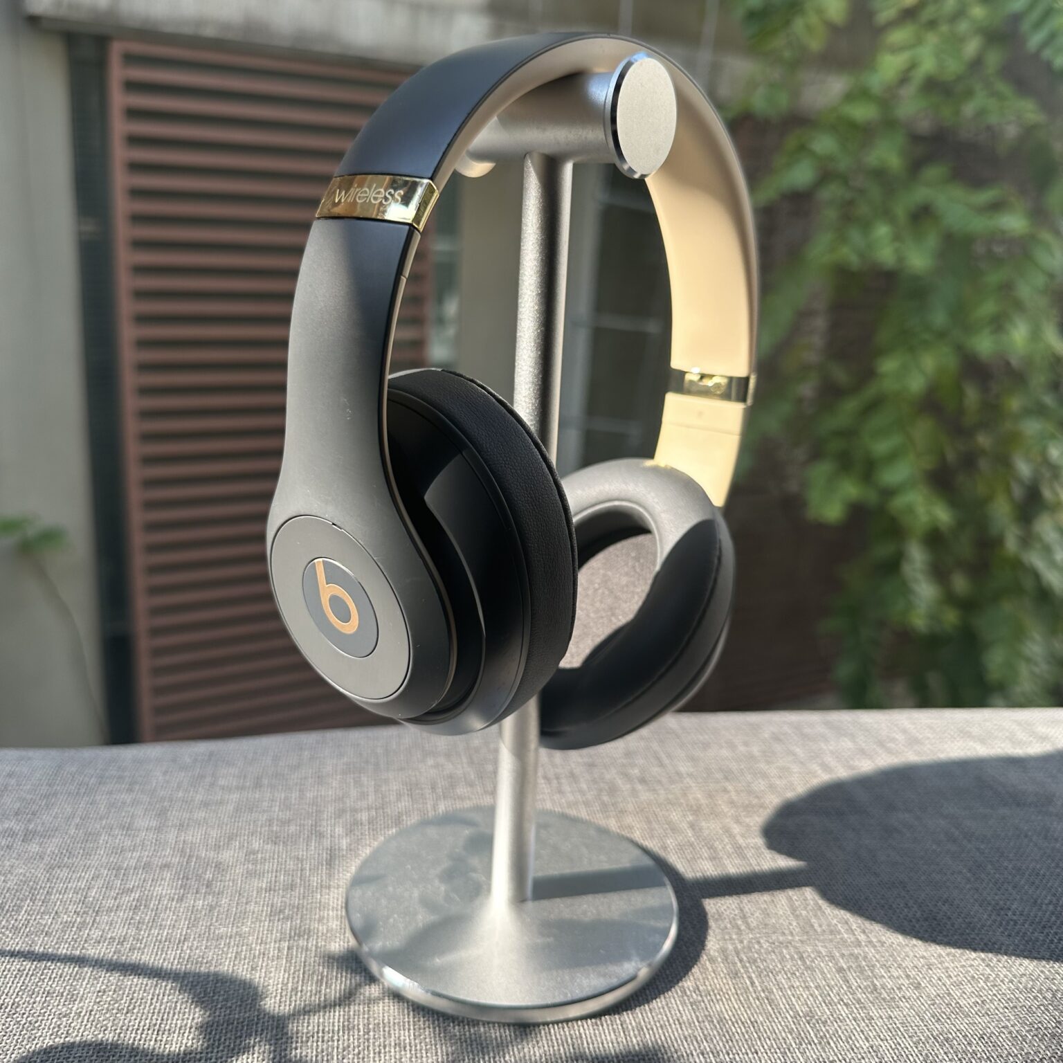 Beats Studio 3 Wireless: Âm bass sôi động, chất build siêu bền
