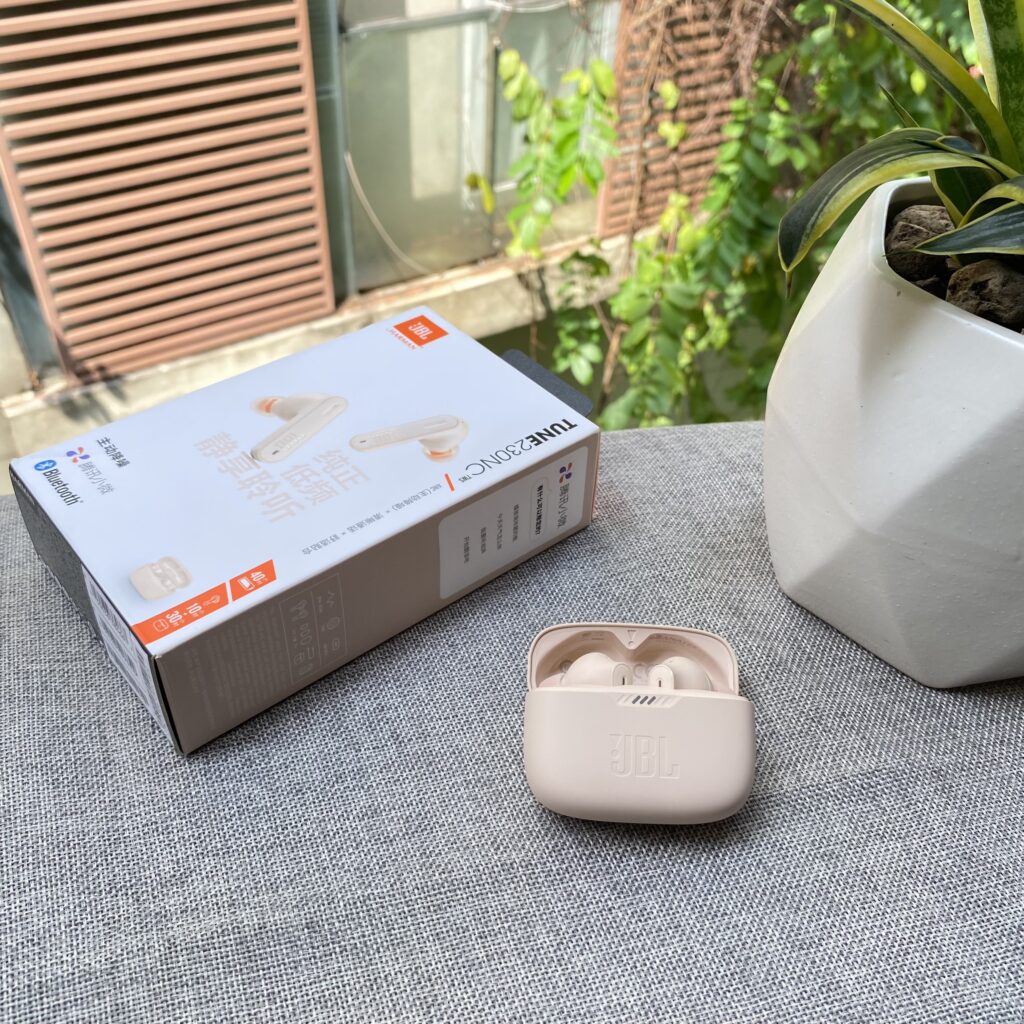 Tai nghe True Wireless chống ồn chủ động JBL Tune 230NC TWS